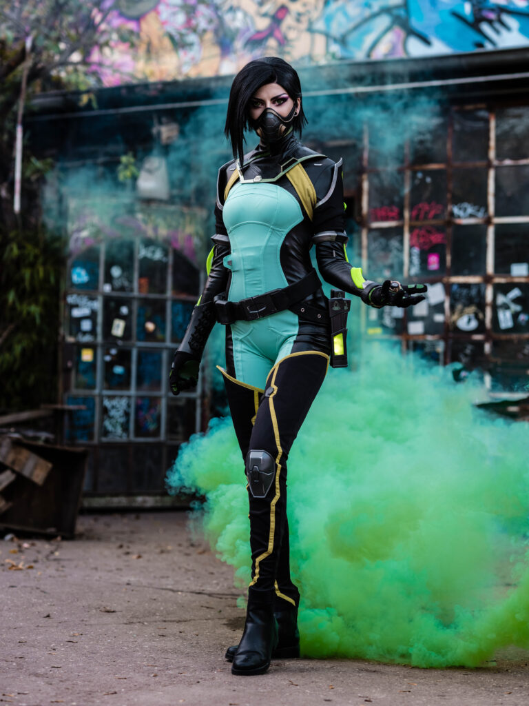 Viper Valorant – Cosplay Showcase – CreativeMod