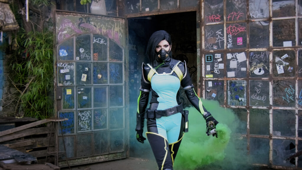Viper Valorant – Cosplay Showcase – CreativeMod